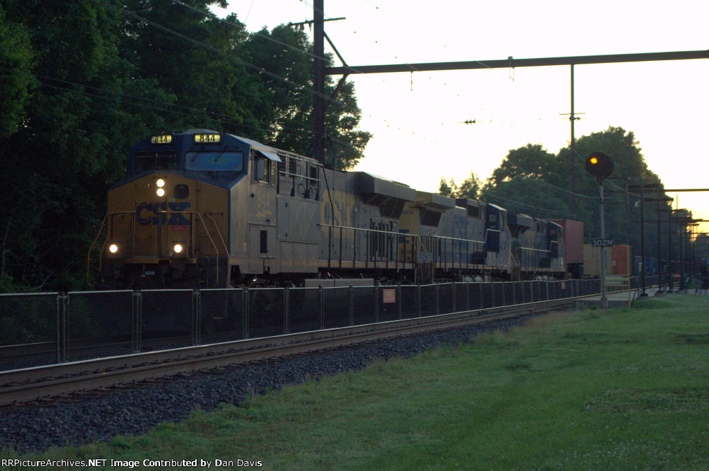CSX ES44AH 844 leads L033-07